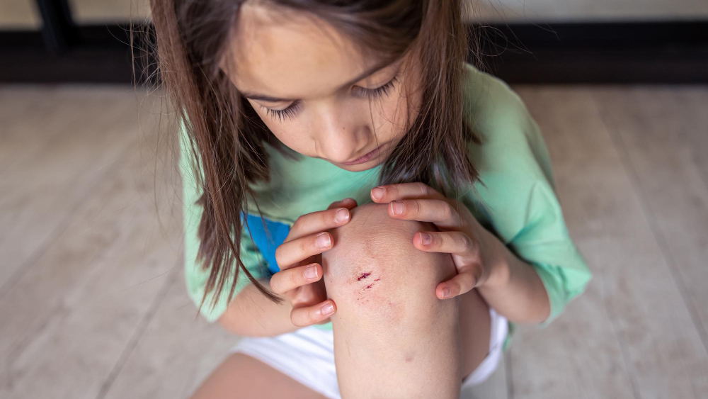 5 Signs a Cut Might Need Stitches - Access Total Care
